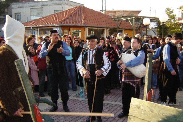 Αποκριάτικα έθιμα – Ο Καλόγερος στο Καλαμπάκι Δράμας | dramini