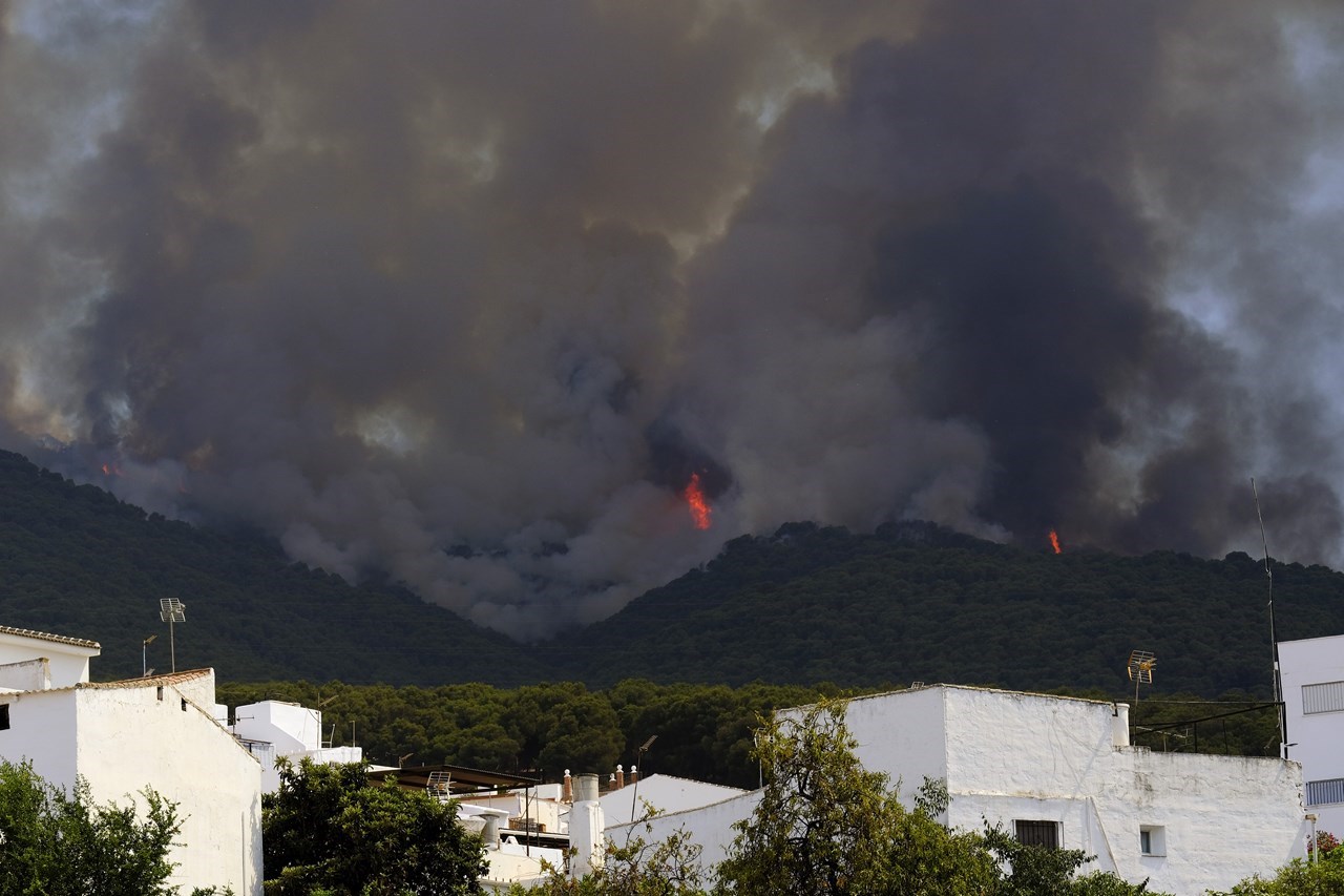 Φλέγεται η Δυτική Ευρώπη- Καταστροφικές πυρκαγιές και καύσωνας | dramini